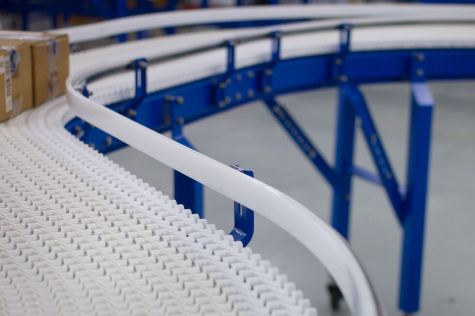 Curved Conveyor | Custom Curved Chain Conveyor Systems - Span Tech ...