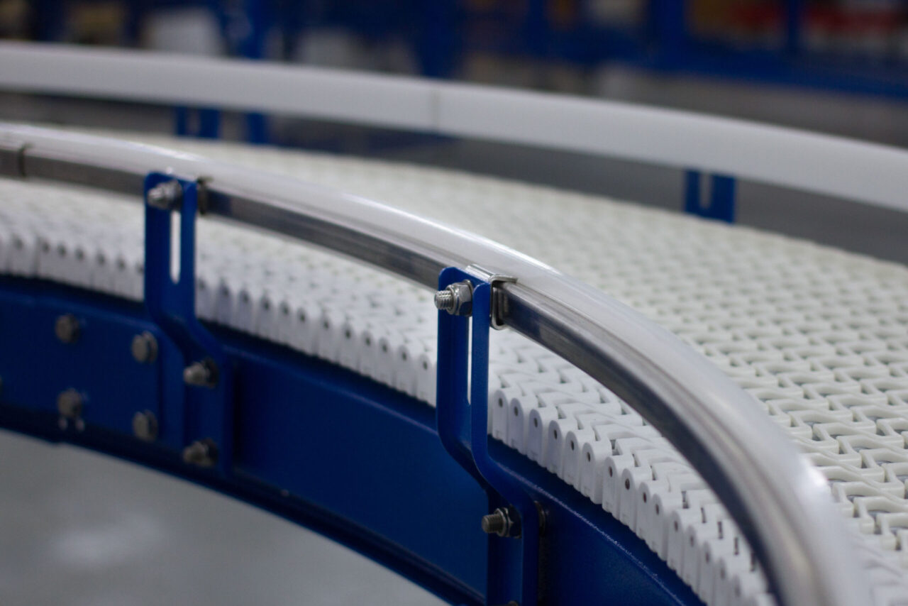 Curved Conveyor | Custom Curved Chain Conveyor Systems - Span Tech ...